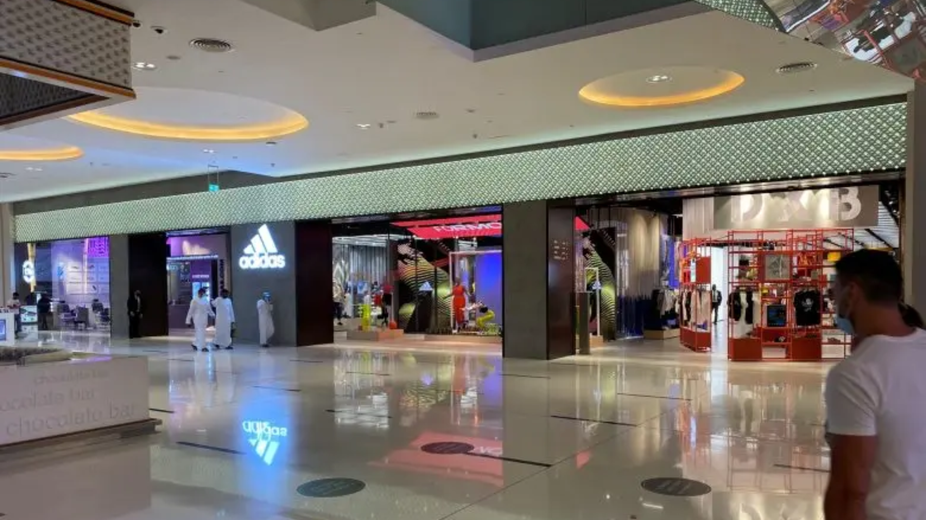 Proto21 3D Prints 32-meter Long Modular Facade for Adidas Flagship ...