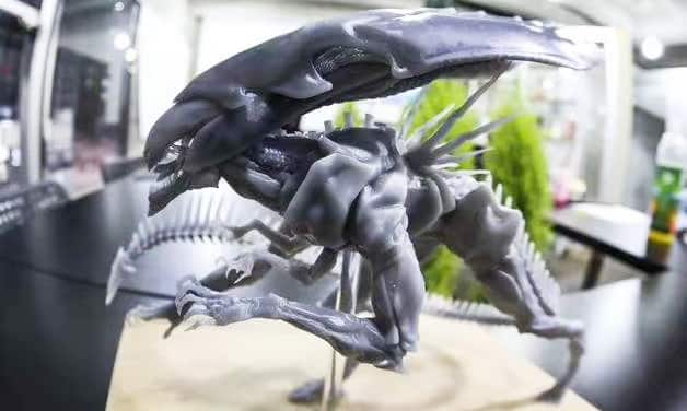 DLP 3D Printed Garage Kit of the Alien Movie Figure - FacFox