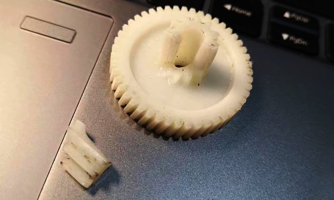 FDM 3D Printed Gear Helps to Repair an Old BMW 7 Car - FacFox
