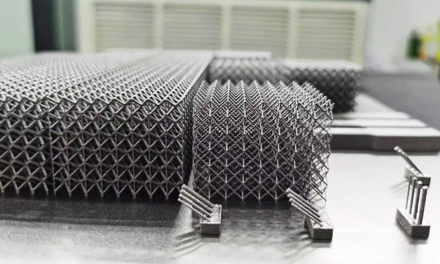 SLM 3D Printed Metal Display Parts with Uniform Lattice Structure - FacFox