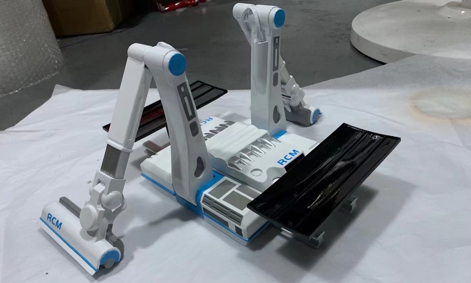 SLA 3D Printed Machine with Robotic Arms as Student Project - FacFox