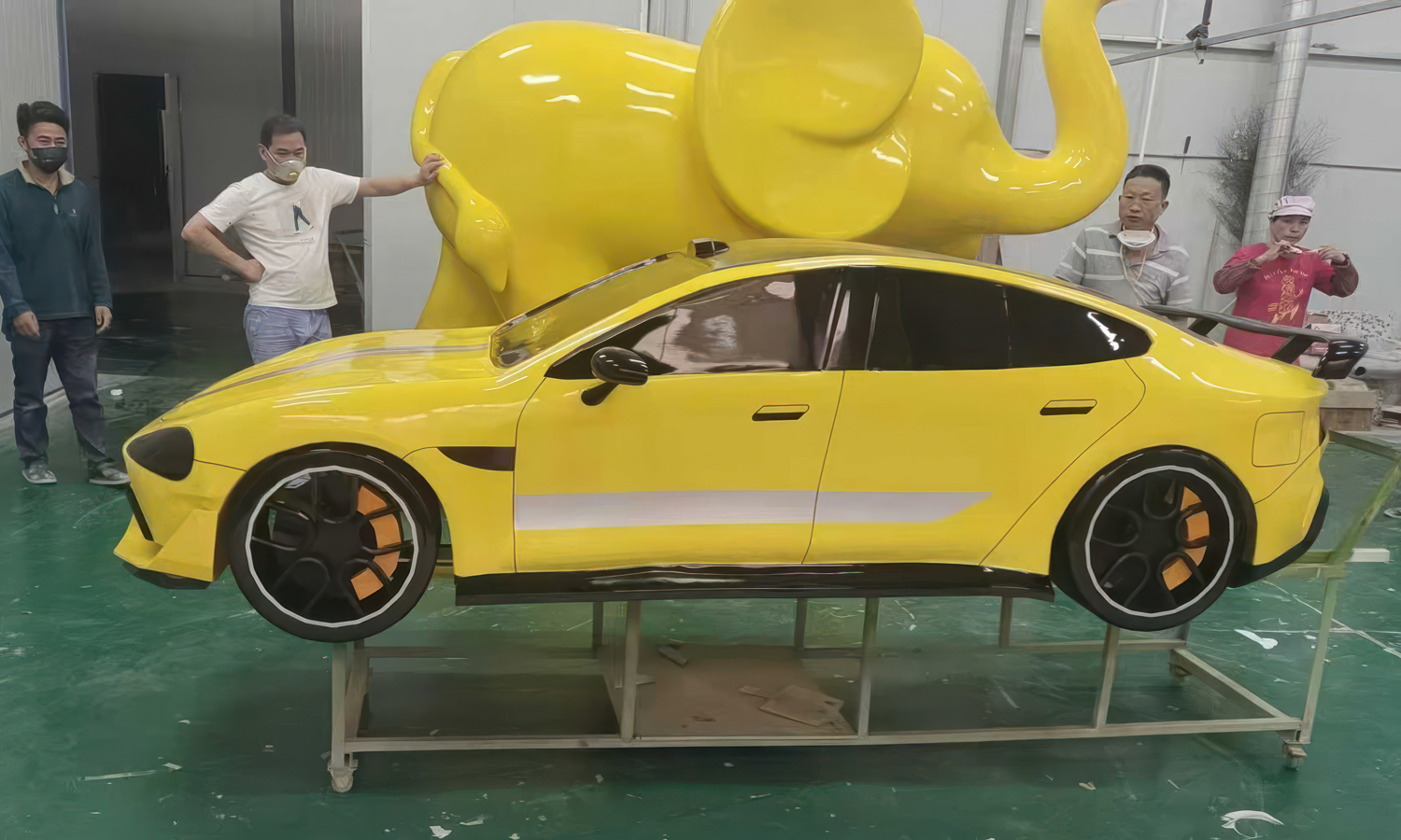 Full Size SU7 Ultra Car Model Made With 3D Printing FacFox